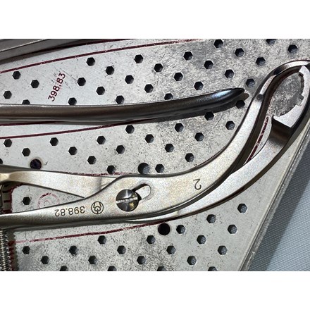 Synthes 105.90 Self-Centering Bone Forcep Set 2