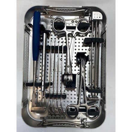 Synthes Universal Small Fragment V/A LCP Clavicle System