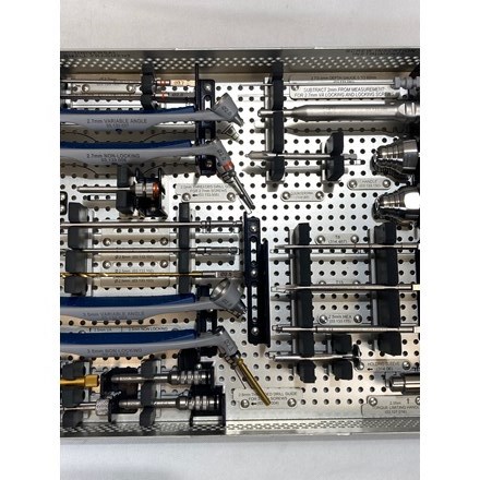 Synthes Universal Small Fragment V/A LCP Clavicle System