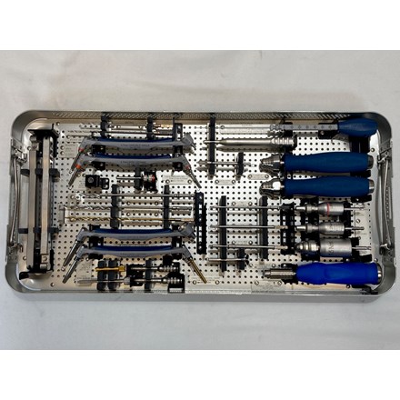 Synthes Universal Small Fragment V/A LCP Clavicle System