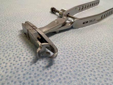 Synthes - Forceps
