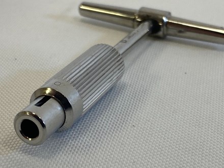 Synthes - T-Handle