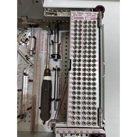 Synthes 105.04 4.5mm Cannulated Screw Set