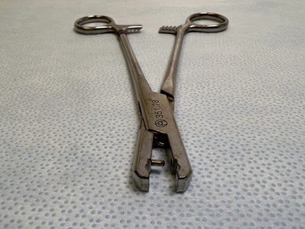 Synthes - Holding Forceps