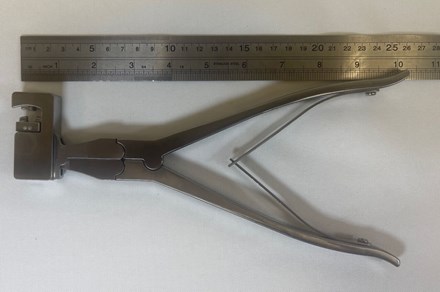 Synthes,Plate Bender, surgical, orthopedics, spinal, neurology, trauma ...