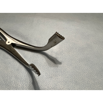 389.265 Lamina Spreader