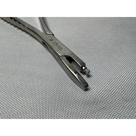 329.155, Locking, Calcaneal, Plate, Tab, Bending Pliers