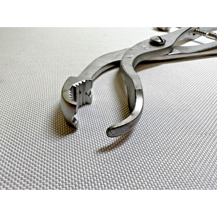 Self-Centering Bone Forceps w/ Speed Lock