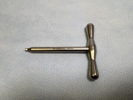 Synthes - T-Handle