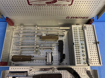 Synthes - Femoral Nail Standard Instrument System Set