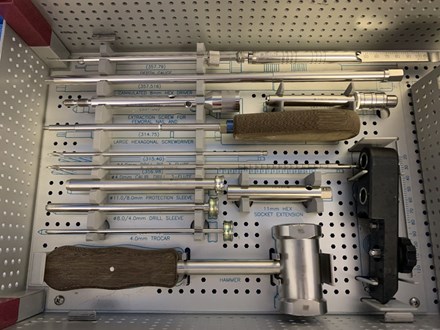Synthes - Femoral Nail Standard Instrument System Set