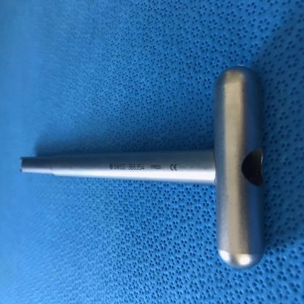 Synthes - T-Handle