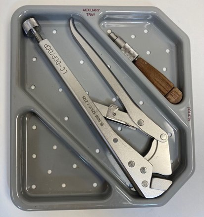 Synthes - (Cervical Spine Locking Plate) Set